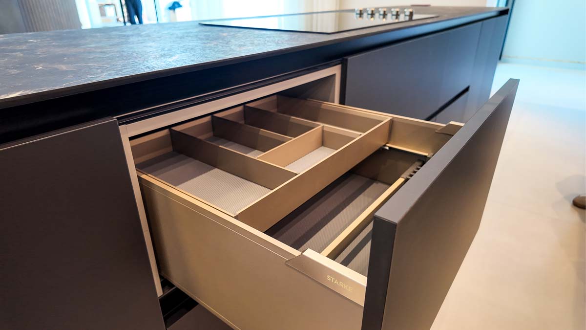 Luxury Urban Executive Kitchen| KITCHENSPACE
